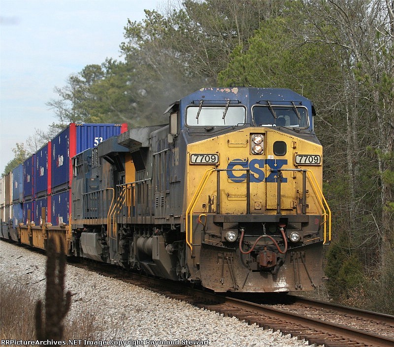 CSX 7709 on Q-125